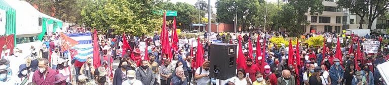 GRAN MITIN de solidaridad con la REVOLUCIÓN CUBANA frente a su Embajada ...